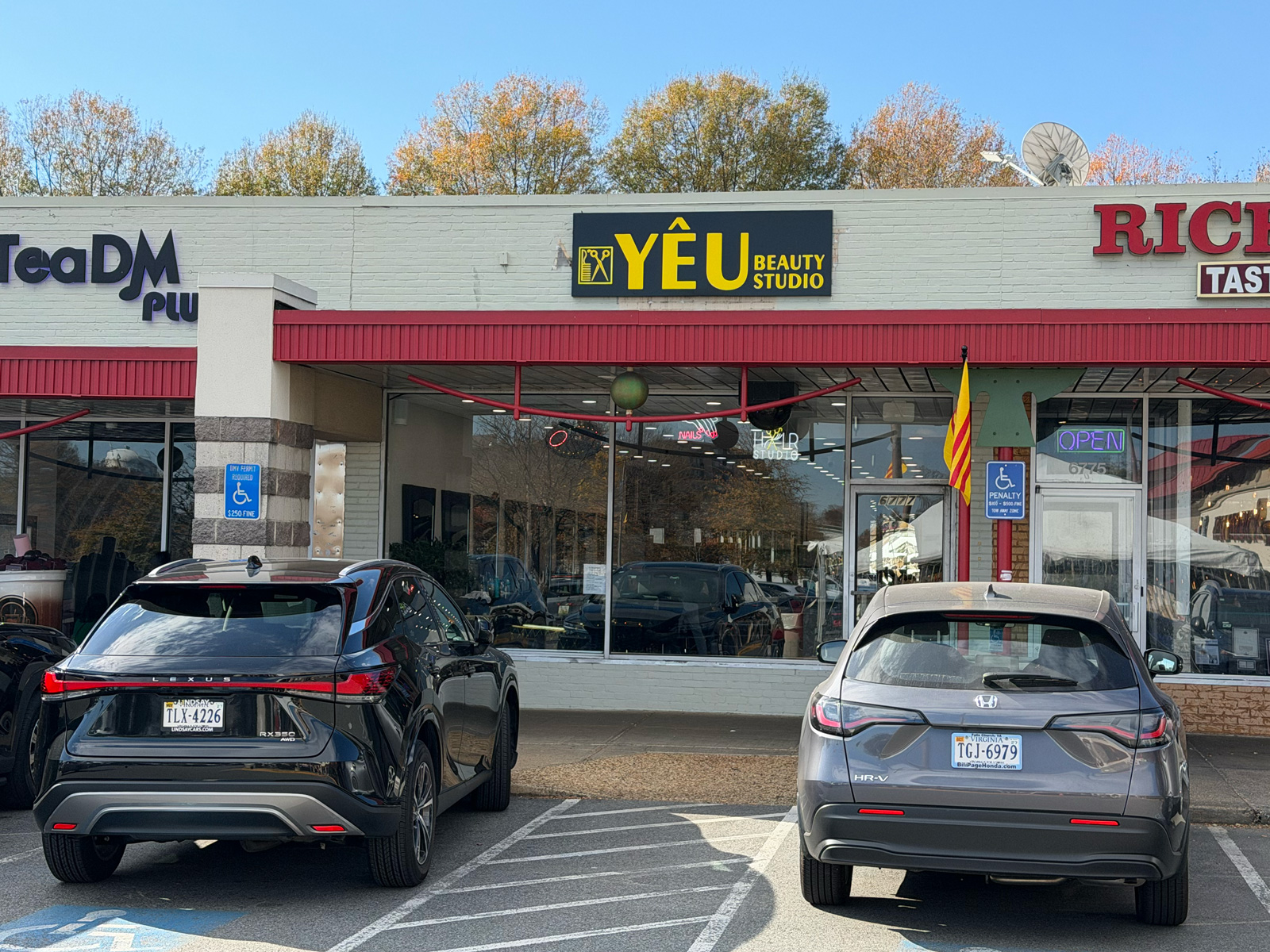 Stores – Eden Center
