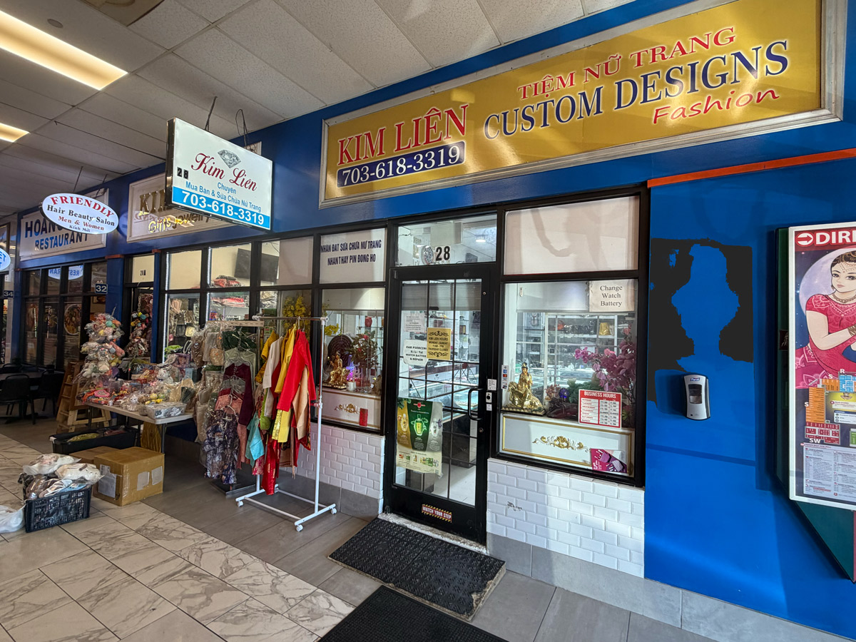 Stores – Eden Center